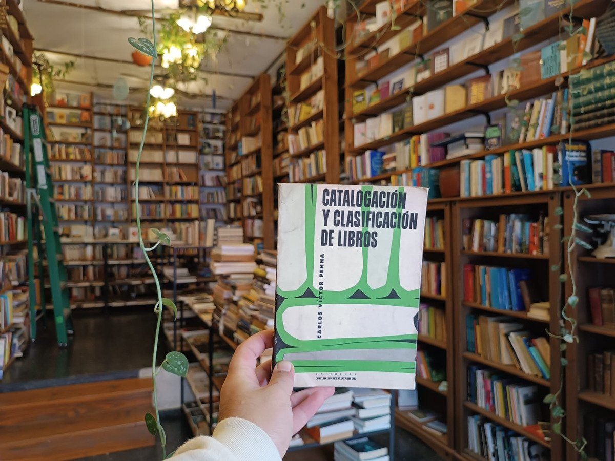 Catalogación Y Clasificación De Libros. Carlos Víctor Penna. - Bildung ...